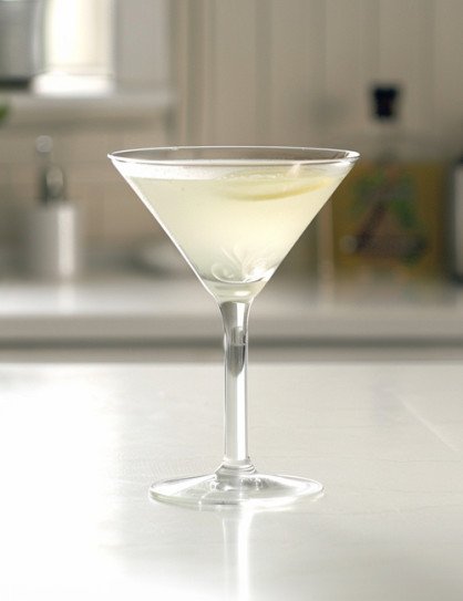 White Cosmopolitan drink | Cocktailguiden